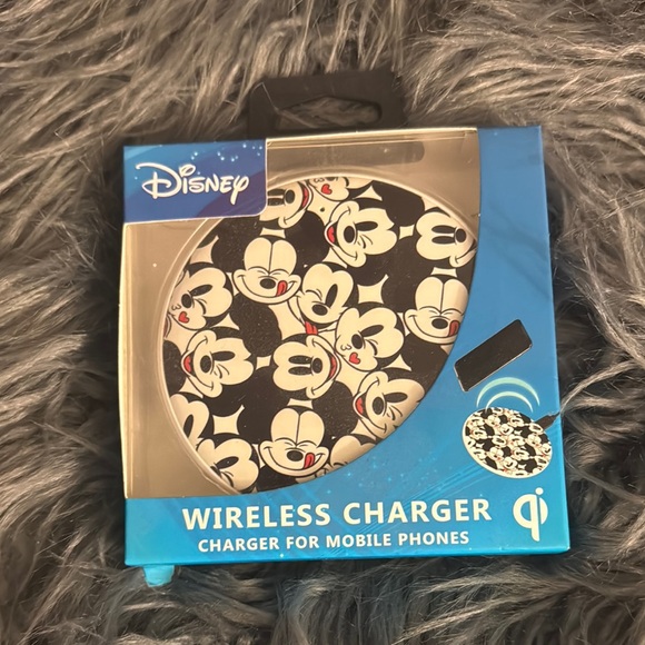 Disney | Cell Phones & Accessories | Disney Black And White Mickey ...